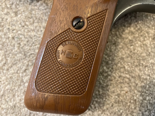 Benjamin Franklin 132 Air Pistol. - MK Guns